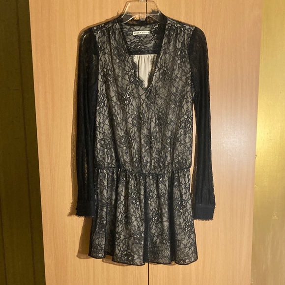 Alice + Olivia | Dresses | Alice Olivia Black And Cream Floral Lace ...